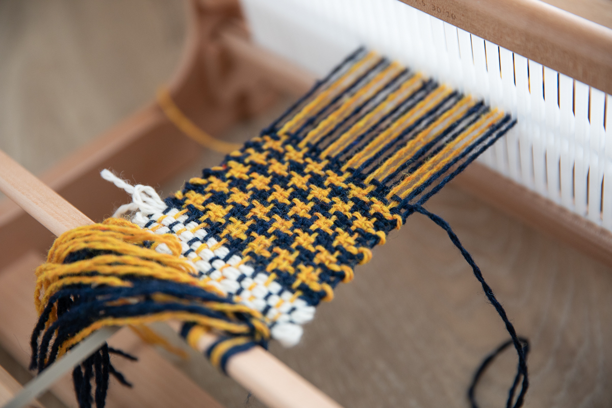 Handwoven Colour: Houndstooth | Weaving » School of SweetGeorgia